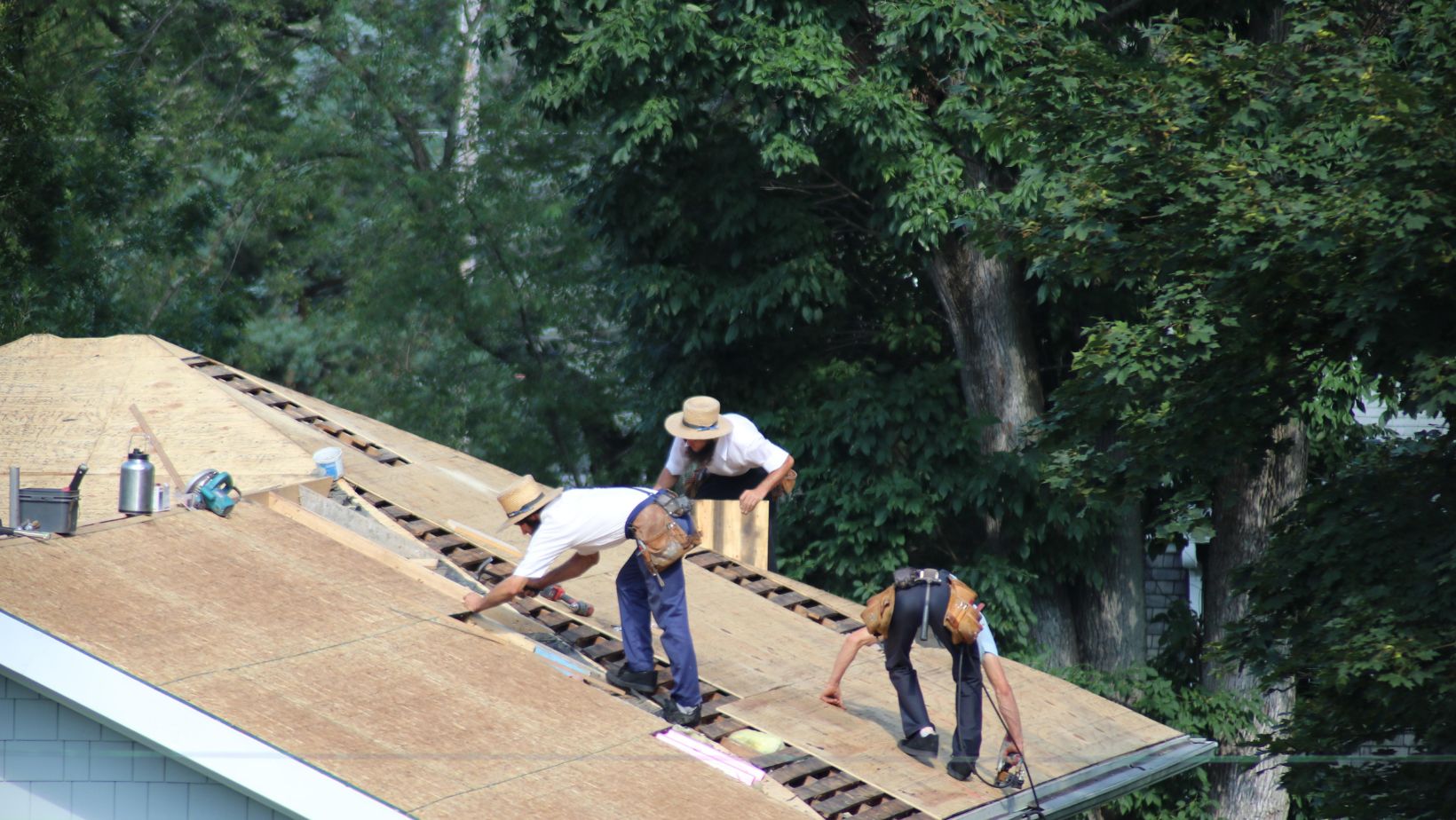 4 Tips for Finding a Reputable Commercial Roofing Contractor ...