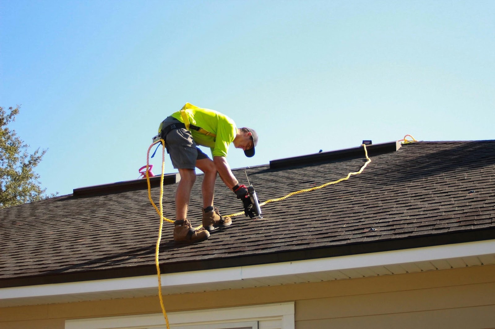 5 Signs You're About to Hire the Wrong Roofing Company - Active ...